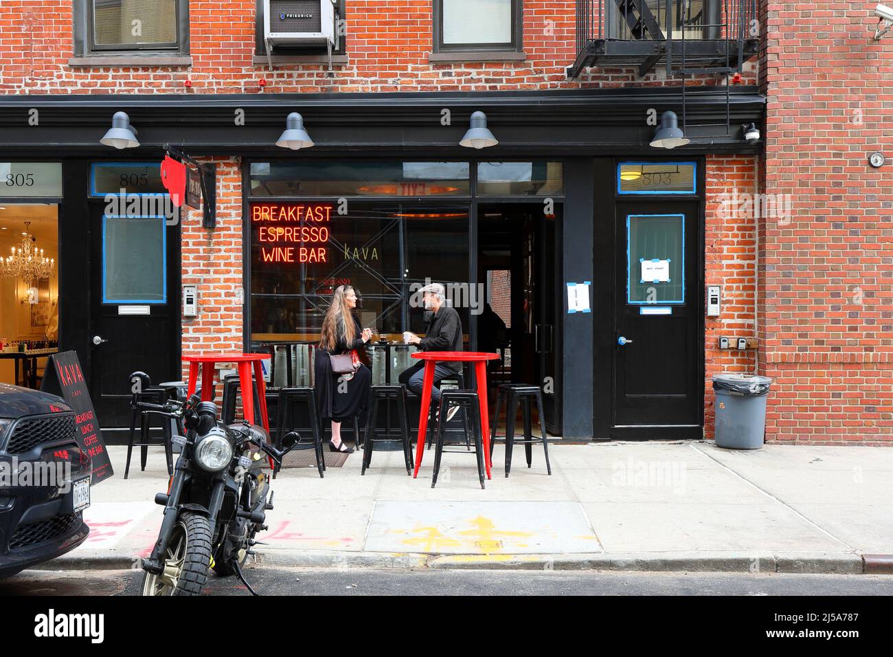 Photo of a coffee bar in the city hi-res stock photography and images ...
