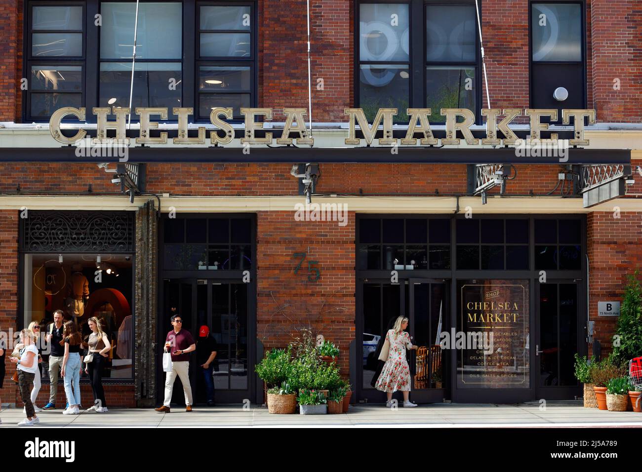 Chelsea Market, 75 Ninth Ave, New York, NYC storefront photo of a ...