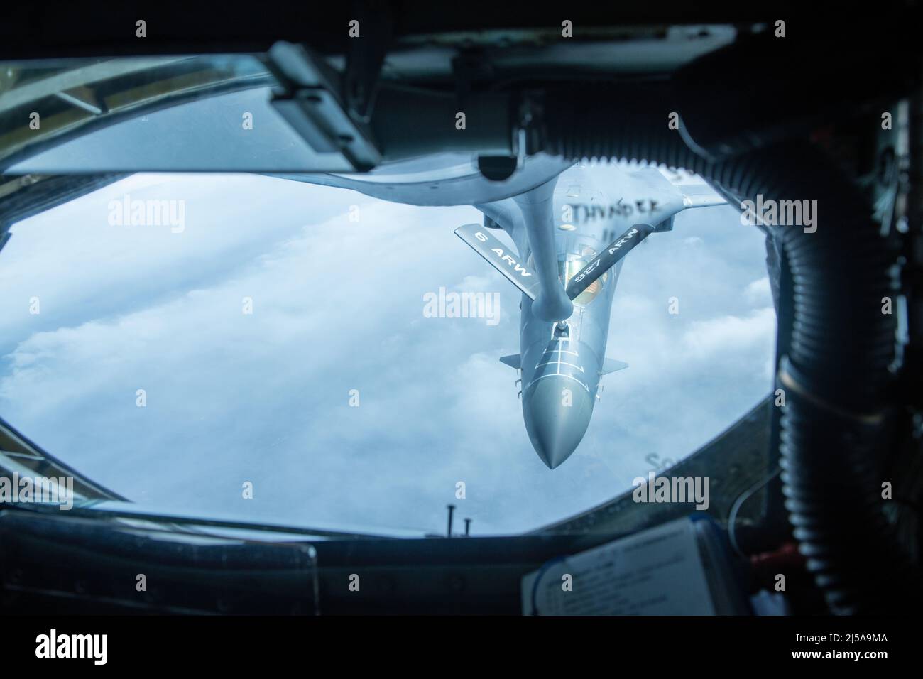 Mid air fueling hi-res stock photography and images - Alamy