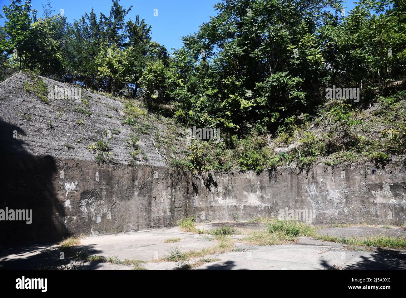 PLUTONIUM 241: These mortar batteries at Fort Hancock were among the ...