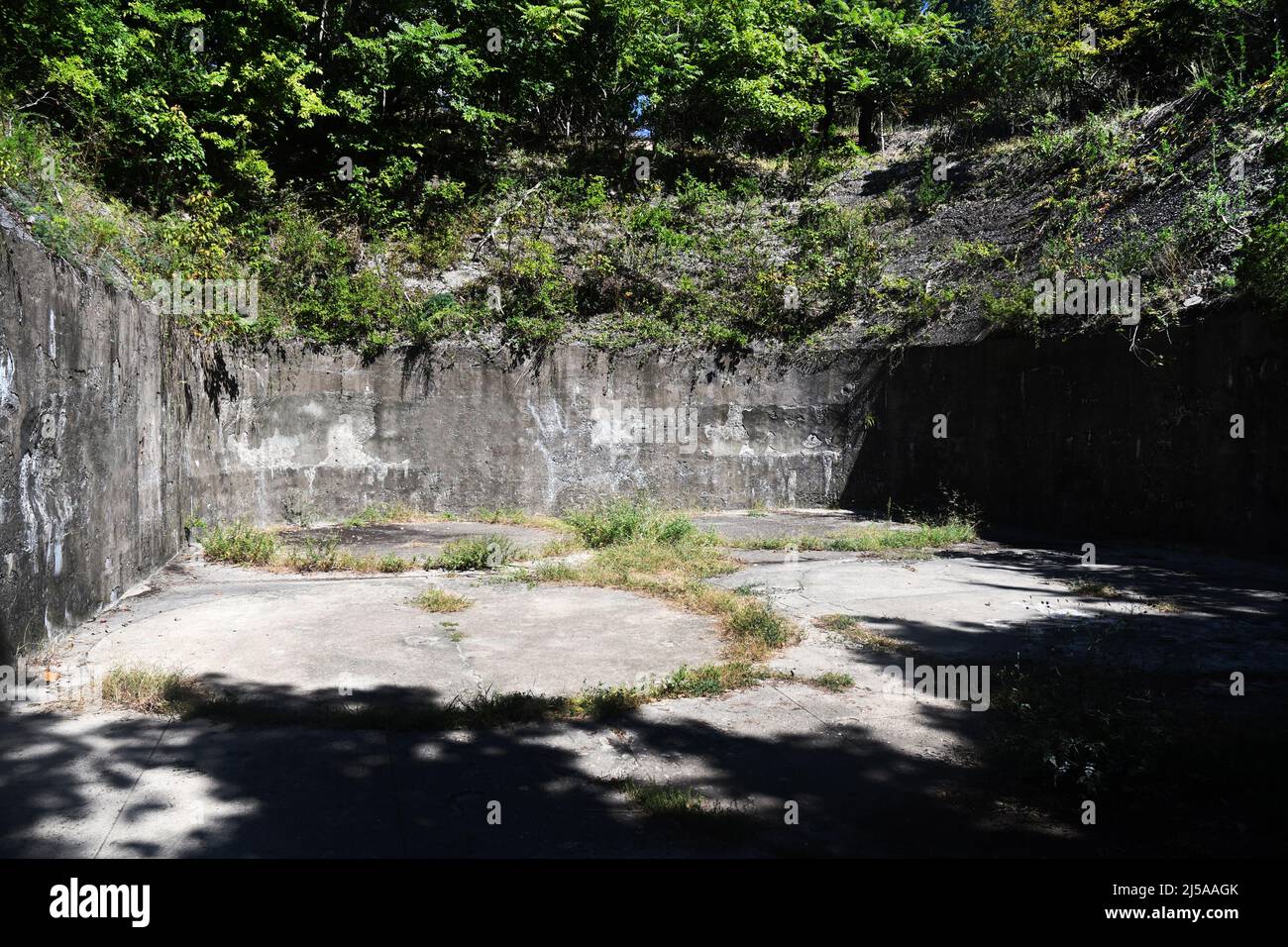 PLUTONIUM 241: These mortar batteries at Fort Hancock were among the ...