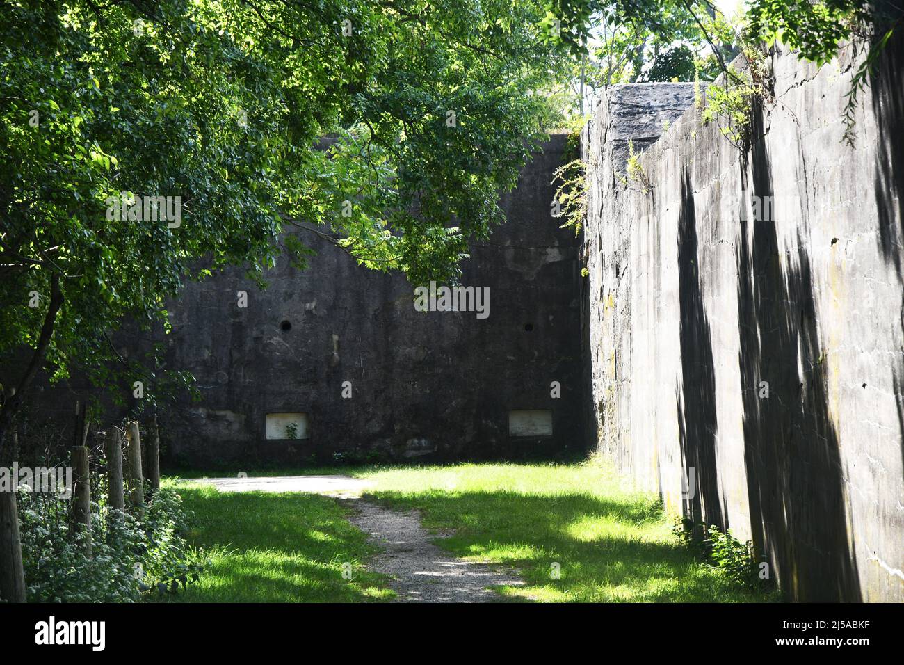 PLUTONIUM 241: These mortar batteries at Fort Hancock were among the ...