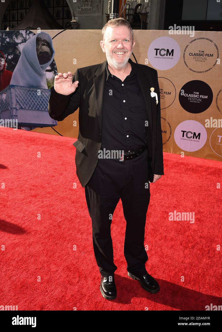 Los Angeles, USA. 21st Apr, 2022. Robert MacNaughton walking on the red ...