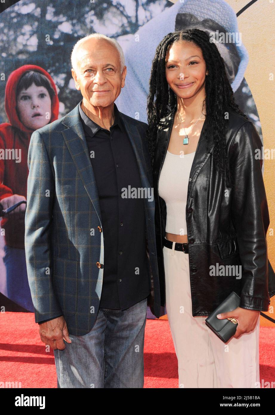 Los Angeles, USA. 21st Apr, 2022. Michael Schultz at arrivals for E.T ...