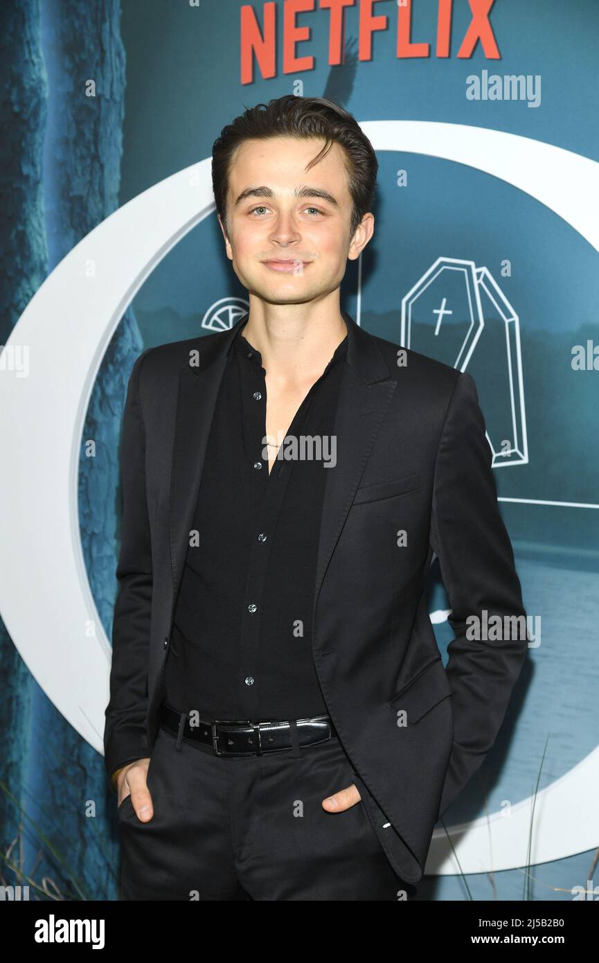 Ozark premiere hi-res stock photography and images - Alamy