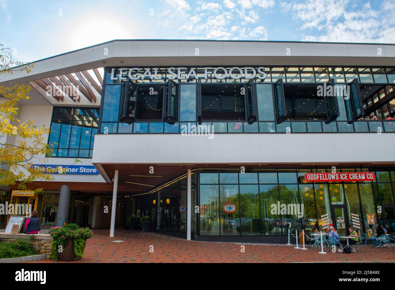 Legal Sea Foods at Chestnut Hill shopping mall in city of Newton ...