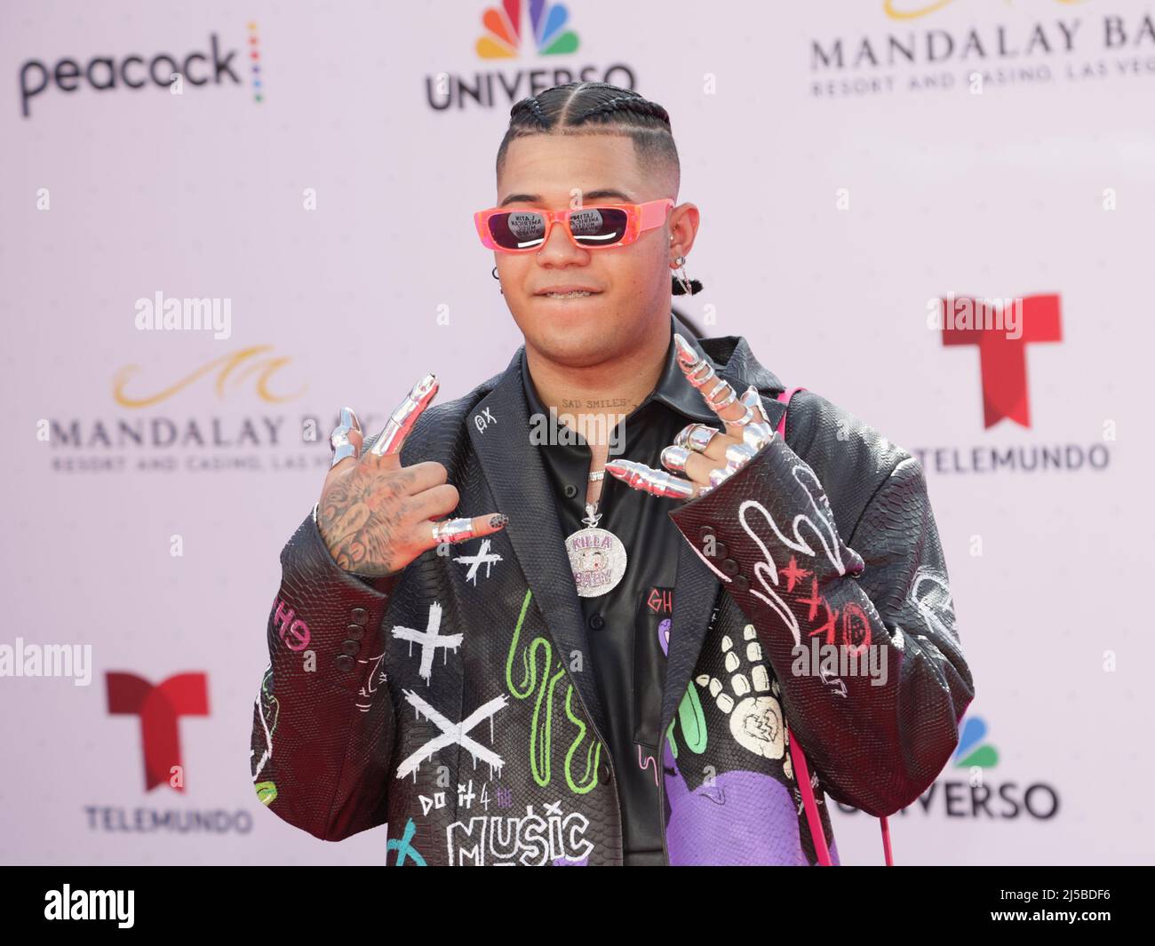 Boza singer hi-res stock photography and images - Alamy