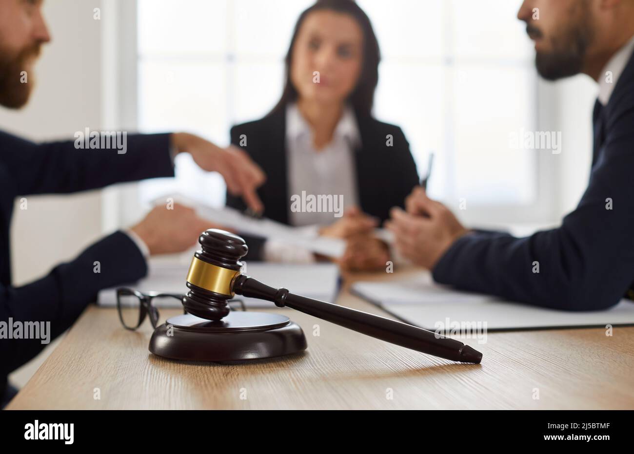 Judges mallet hi-res stock photography and images - Alamy