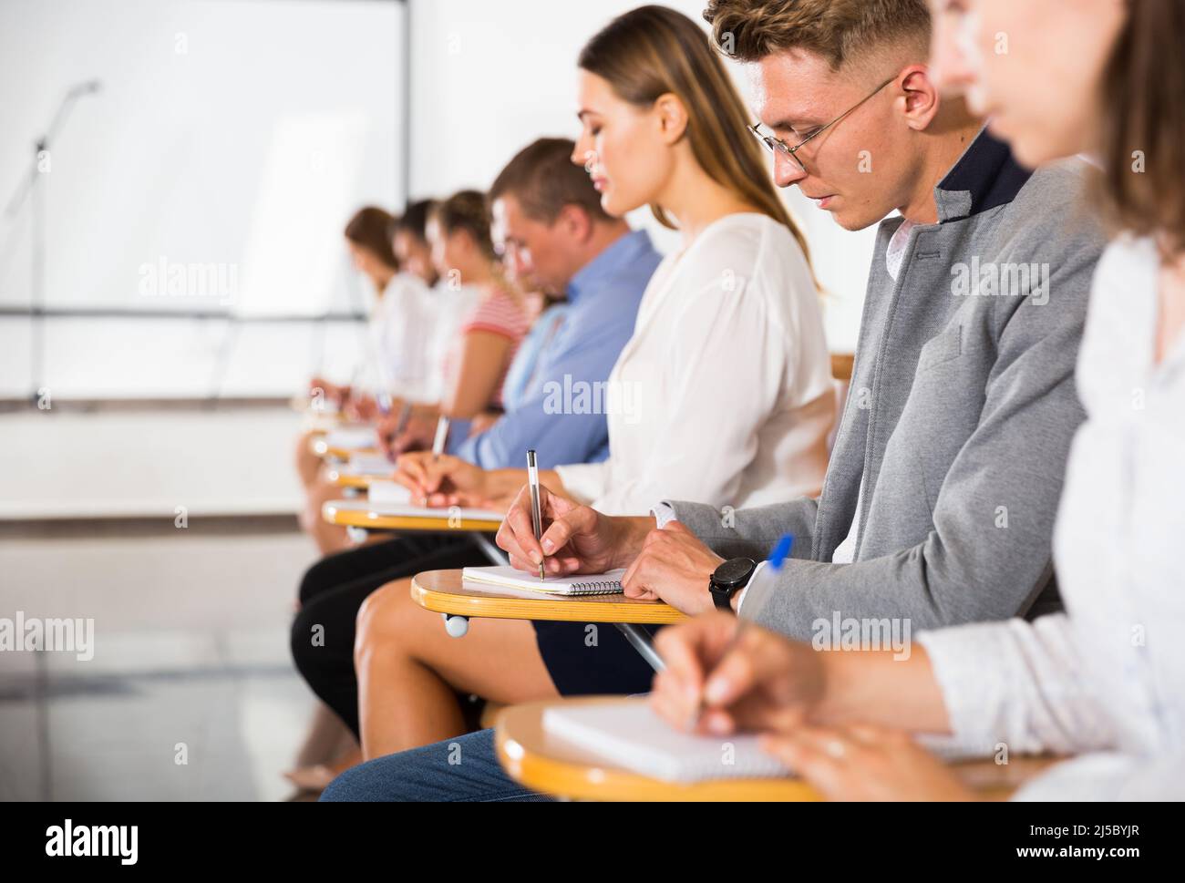 Lecturer communication hi-res stock photography and images - Alamy