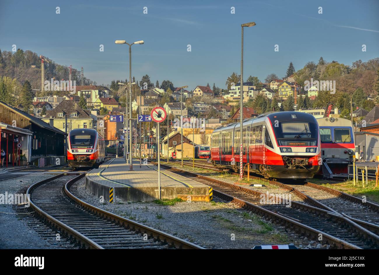Linz, Mühlkreisbahn, Urfahr, Bahnhof, Bahnsteig, Gleis, Schienen ...