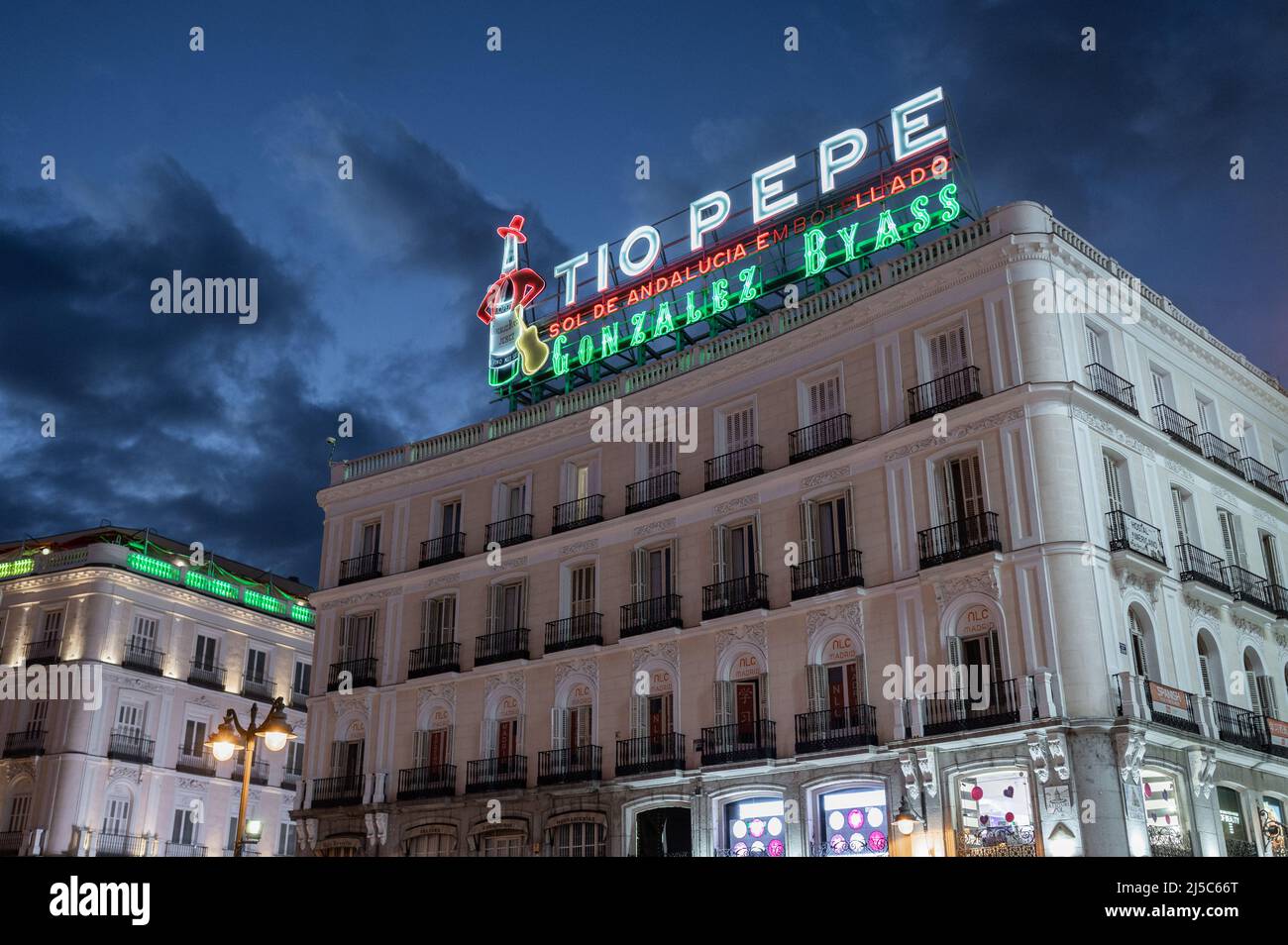 Tio Pepe neon sign in Puerta del Sol, Madrid, Spain Stock Photo - Alamy