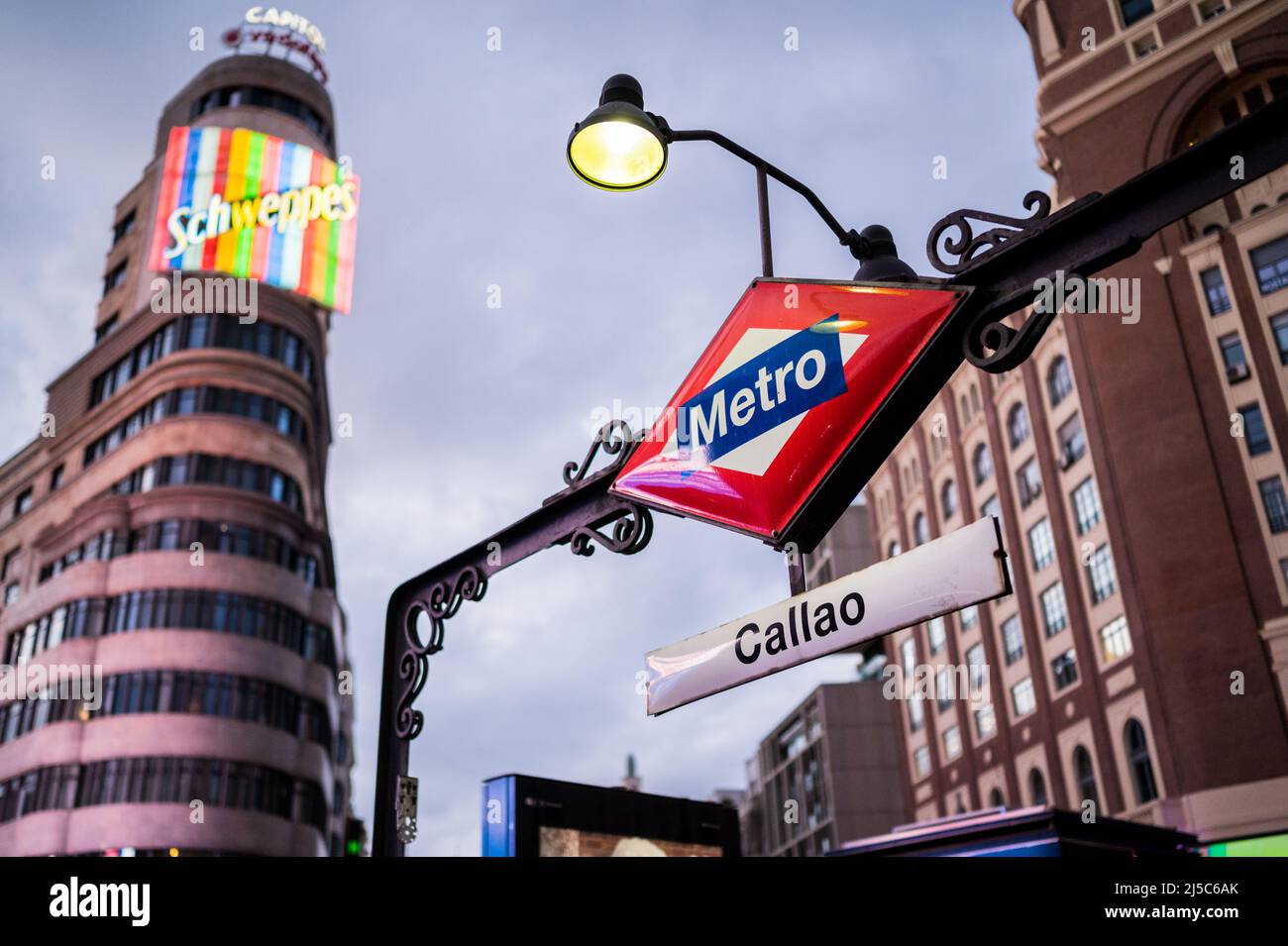 Callao Metro stop and Carrion Building in Madrid, Spain Stock Photo - Alamy