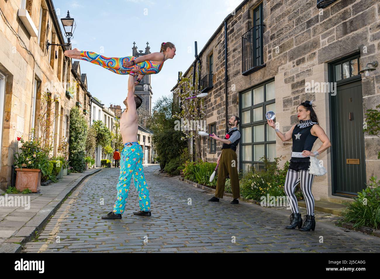 Circus Lane, Edinburgh, Scotland, UK, 22 April 2022. Cirqulation Circus ...