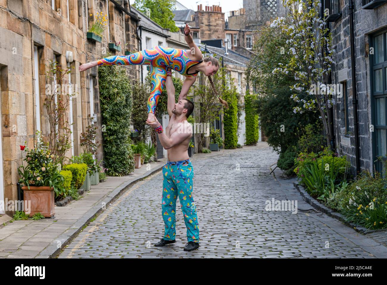 Circus Lane, Edinburgh, Scotland, UK, 22 April 2022. Cirqulation Circus ...
