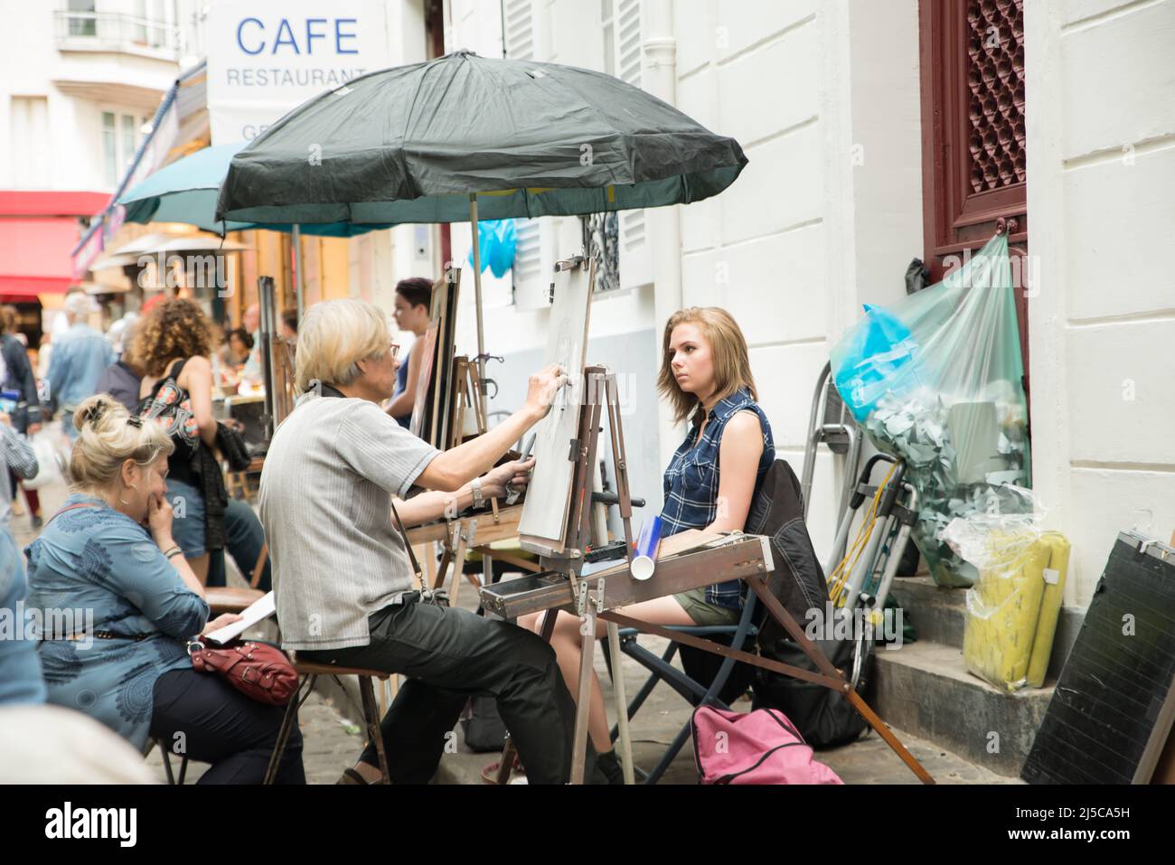 Montmartre Paris, painter at the place du tertre, tourism attraction in ...