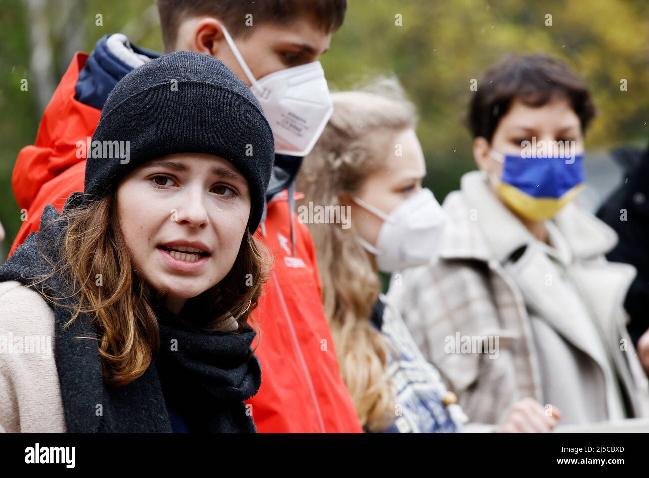 Berlin, Germany. 22nd Apr, 2022. Lisa Neubauer (l), German climate ...