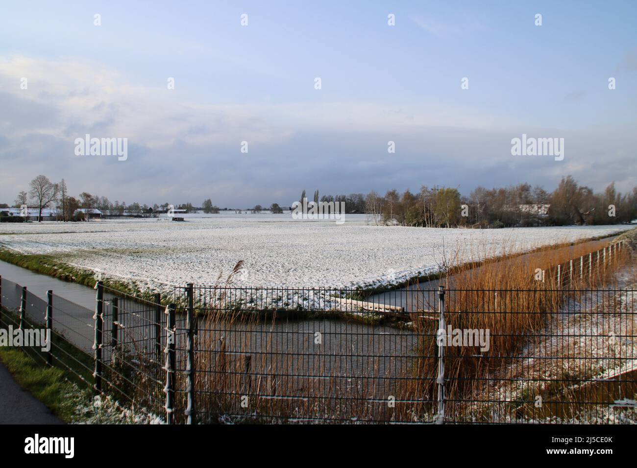 Railroad crossing around the Tweede Tochtweg in the Zuidplaspolder in ...