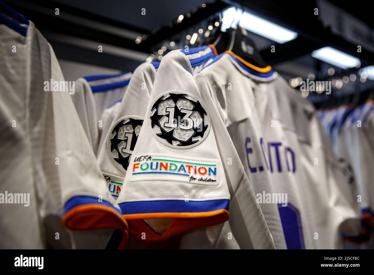 Real madrid badge hi-res stock photography and images - Alamy