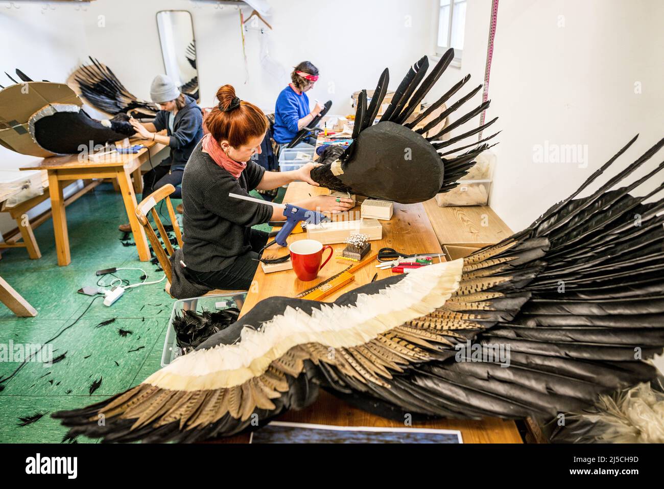 Production of the wings in the wing shop, [automated translation] Stock ...