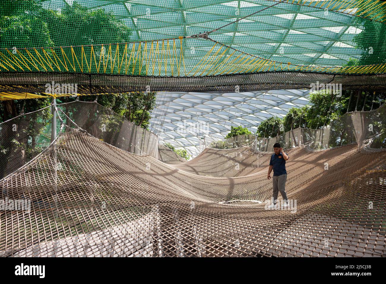 New attraction at changi airport hi-res stock photography and images ...