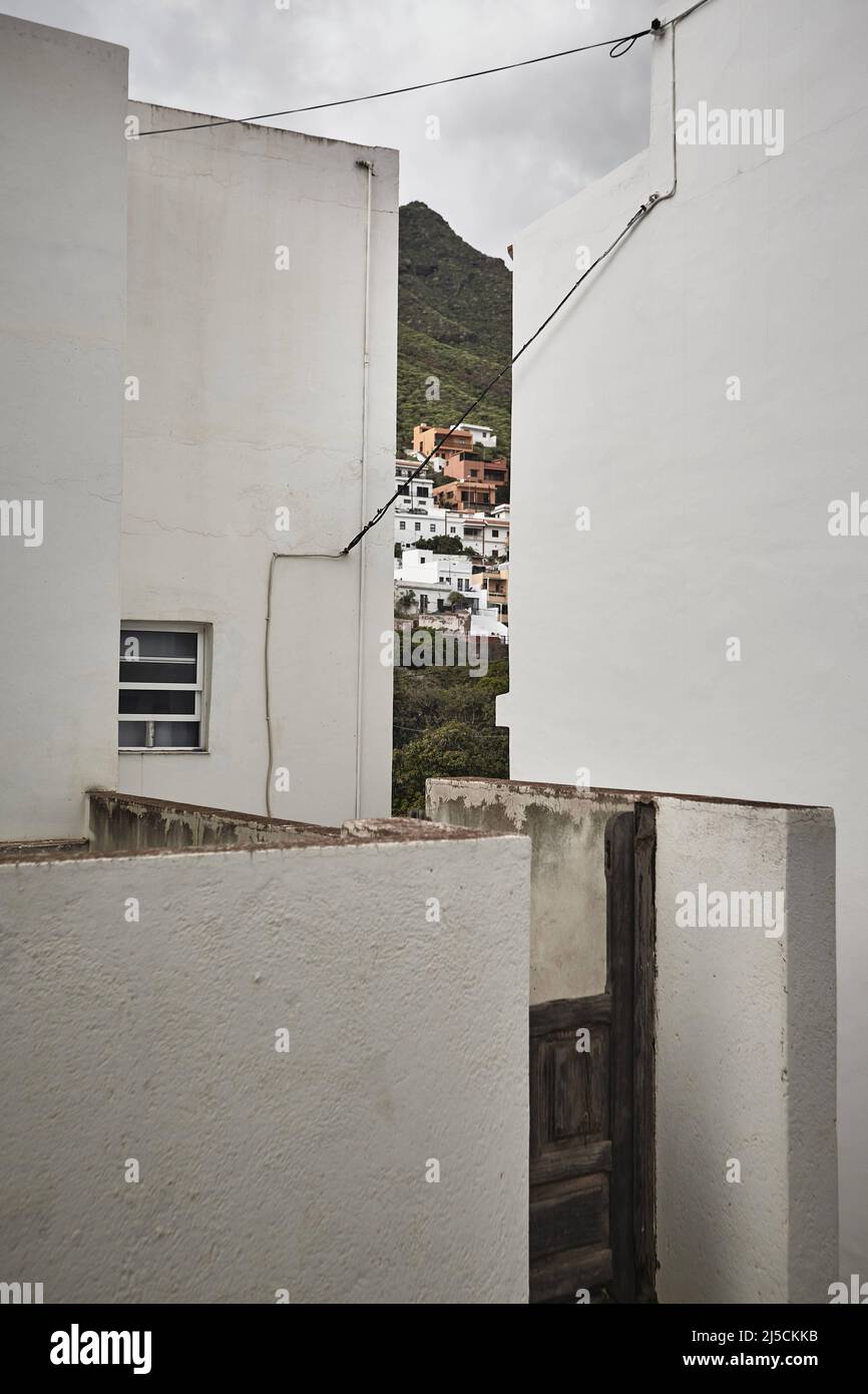 A gap opens up the view | A gap opens up the view [automated ...