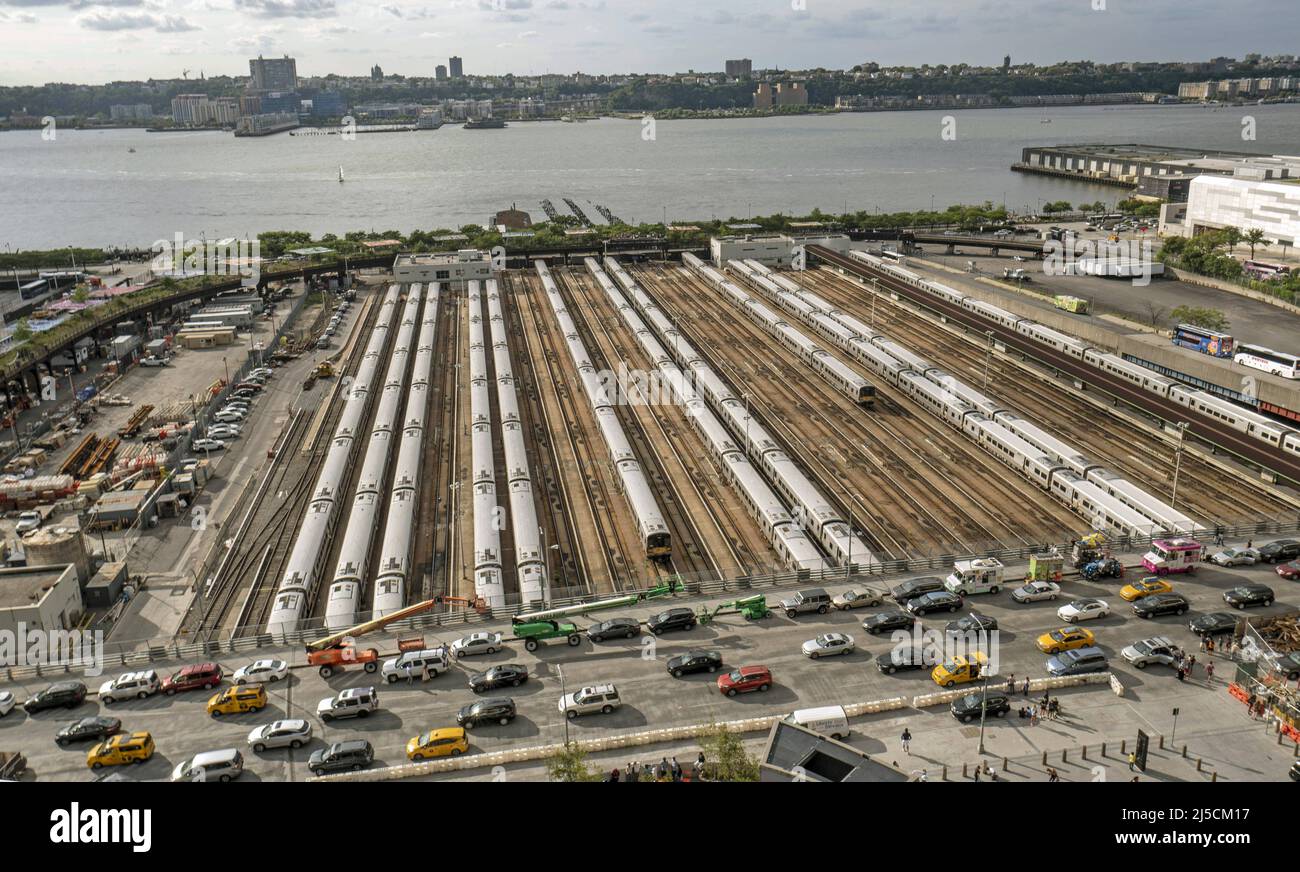 Vessel yard hi-res stock photography and images - Alamy