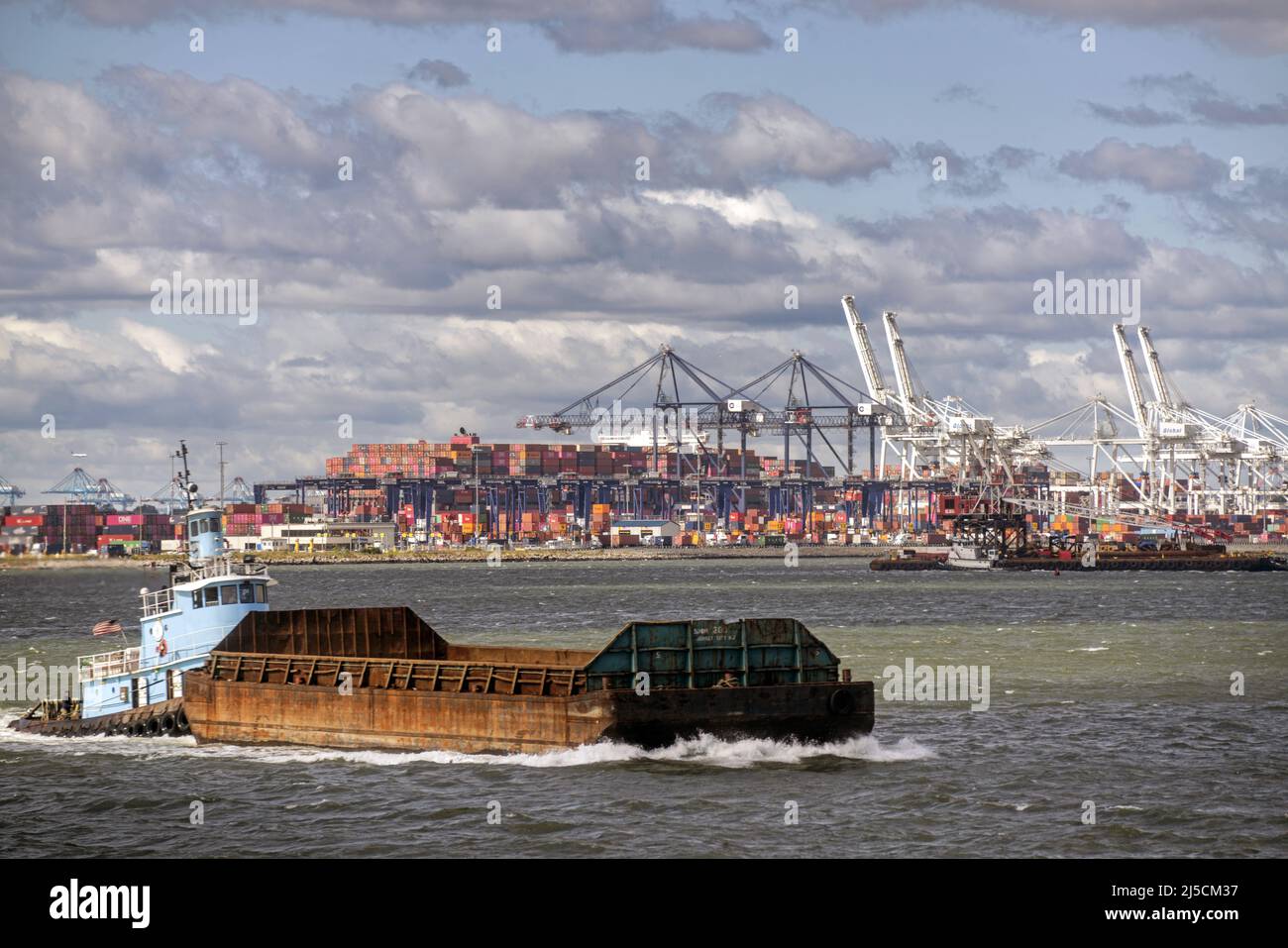 Automated ports hi-res stock photography and images - Alamy