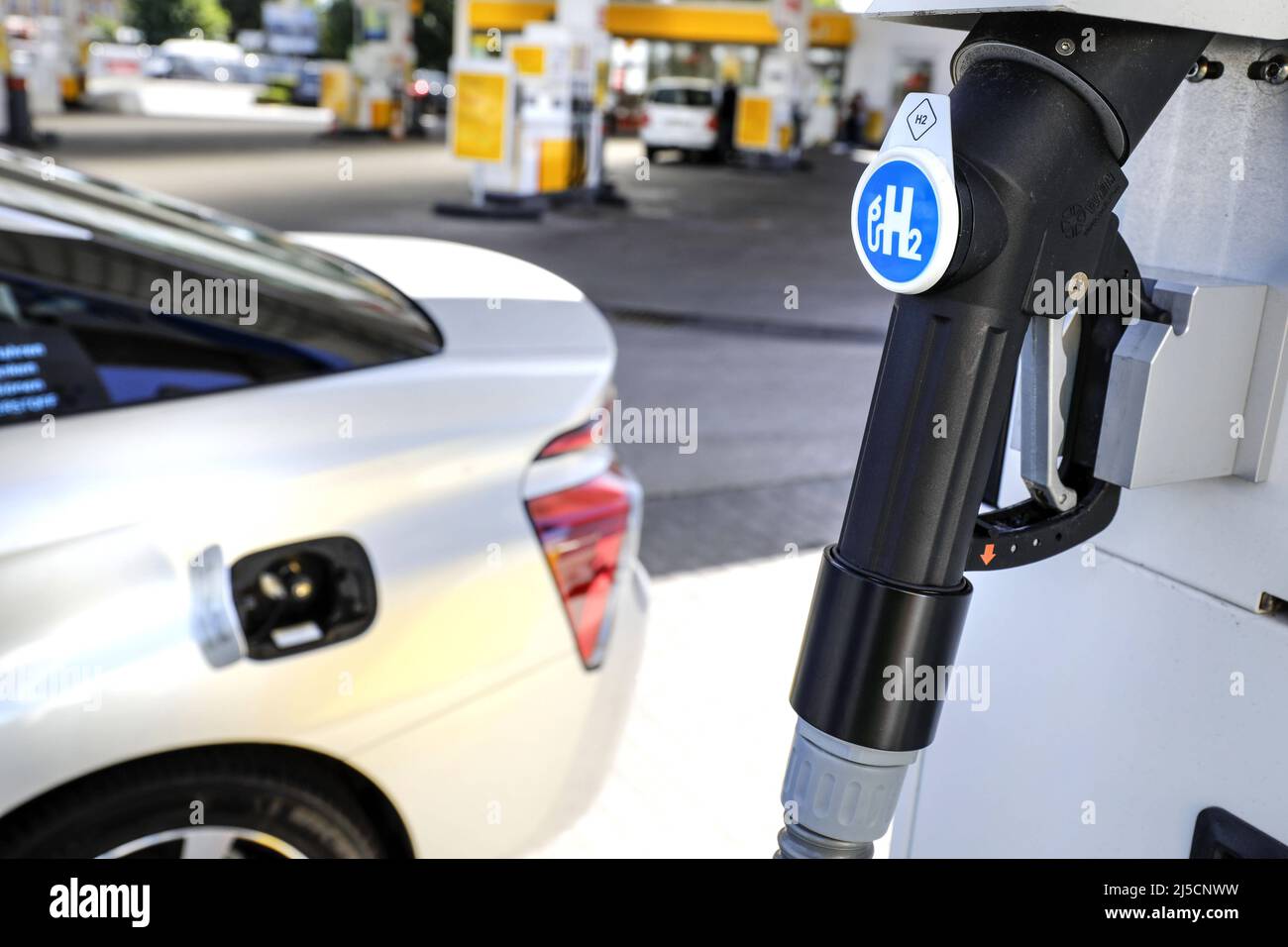 Berlin, DEU, 23.06.2020 - Fuel nozzle at a hydrogen filling station ...