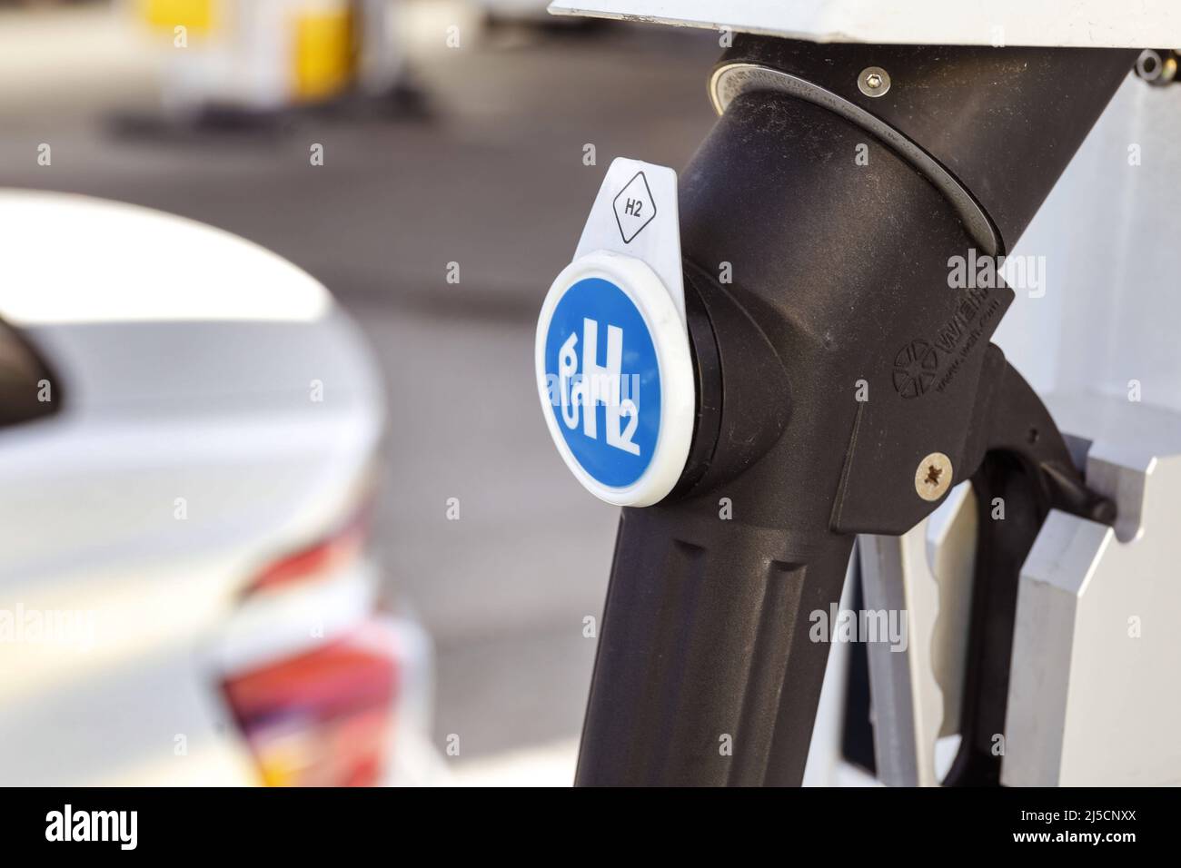 Berlin, DEU, 23.06.2020 - Fuel nozzle at a hydrogen filling station ...