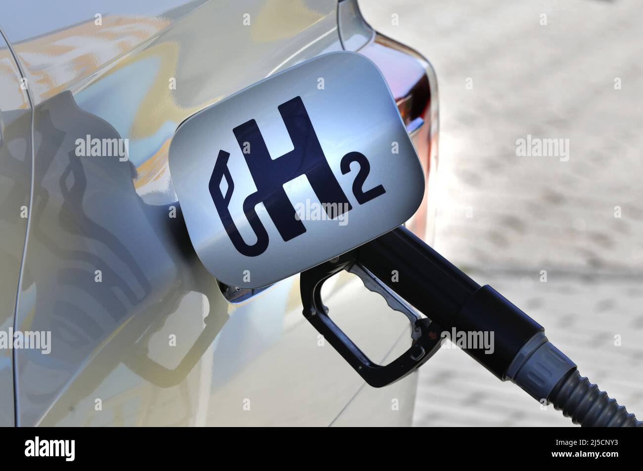 Hydrogen refueling stations hi-res stock photography and images - Alamy