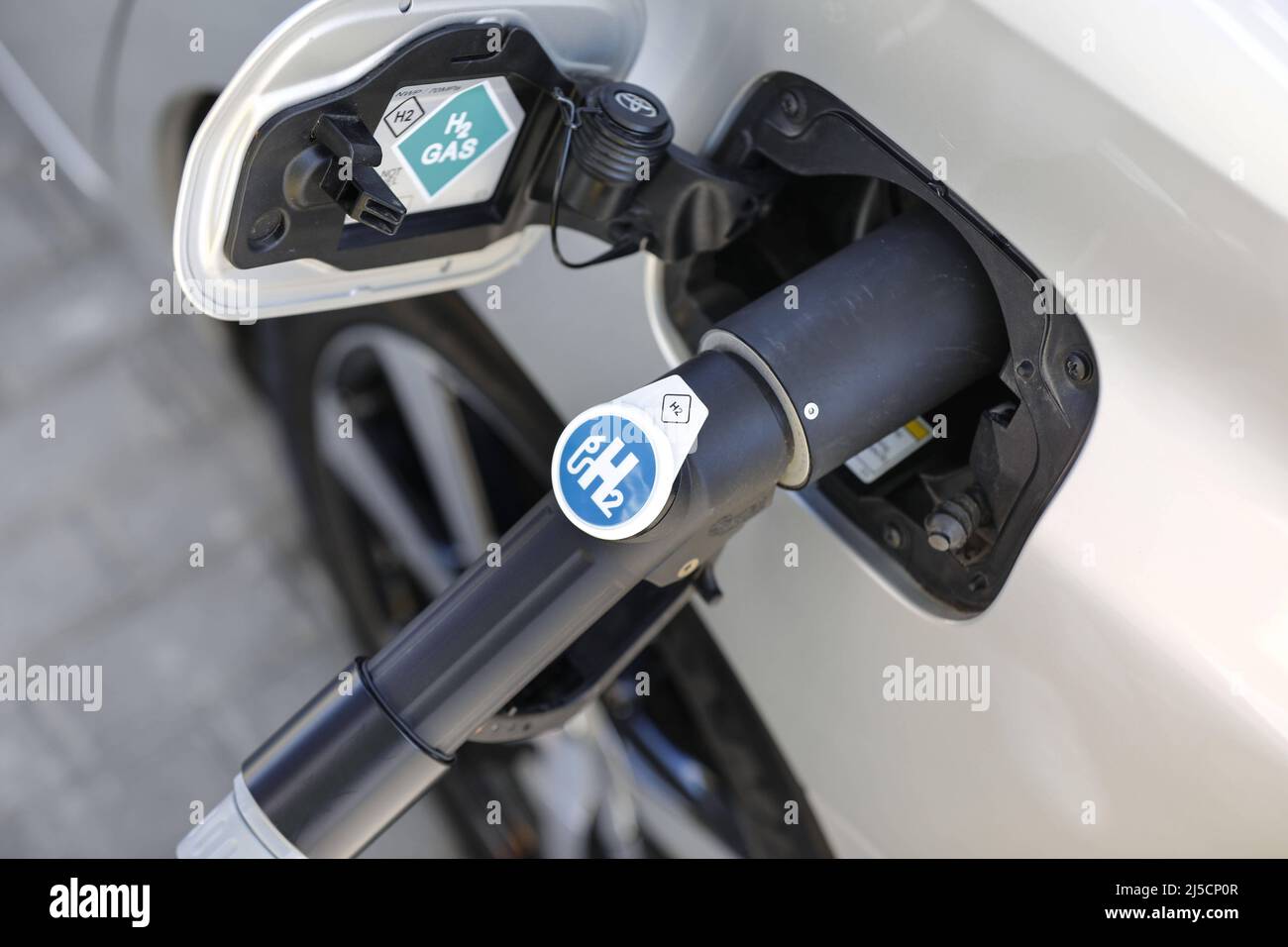 Hydrogen refueling stations hi-res stock photography and images - Alamy