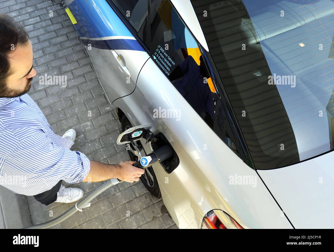 Shell hydrogen refueling hi-res stock photography and images - Alamy