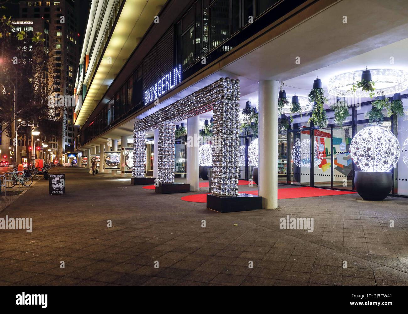 Berlin, DEU, 16.12.2020 - Lockdown, Germany shuts down. Empty ...