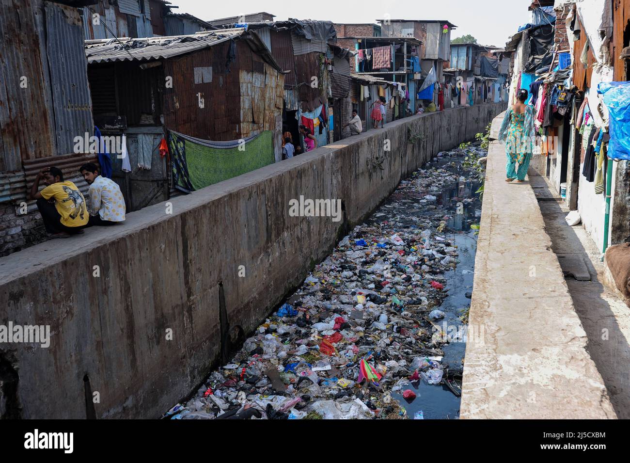 07.12.2011, Mumbai, Maharashtra, India, Asia - Surrounded by buildings ...
