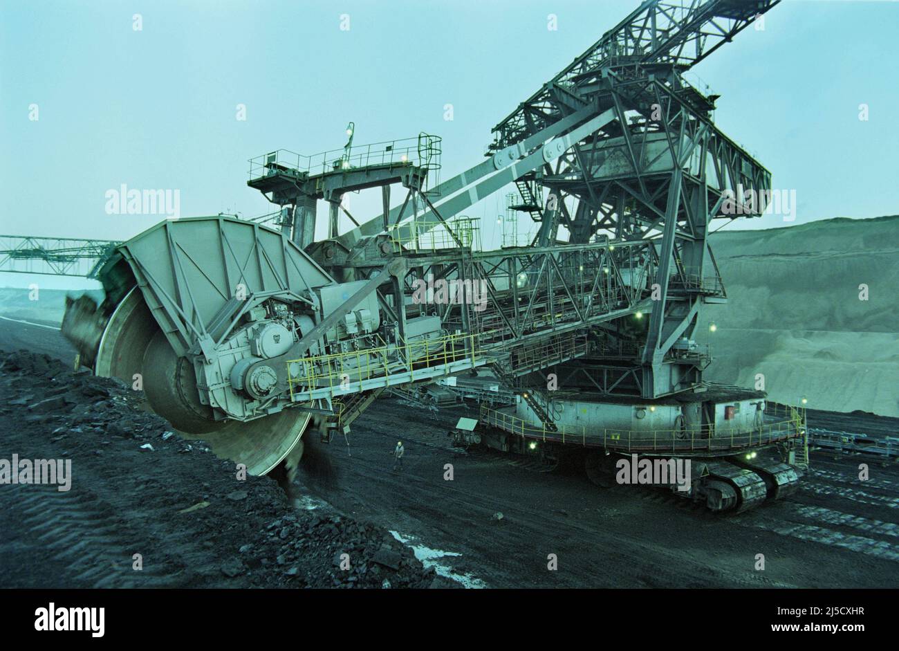 Cottbus, DEU, 31.01.1997 - Lignite excavator of Laubag in operation of ...