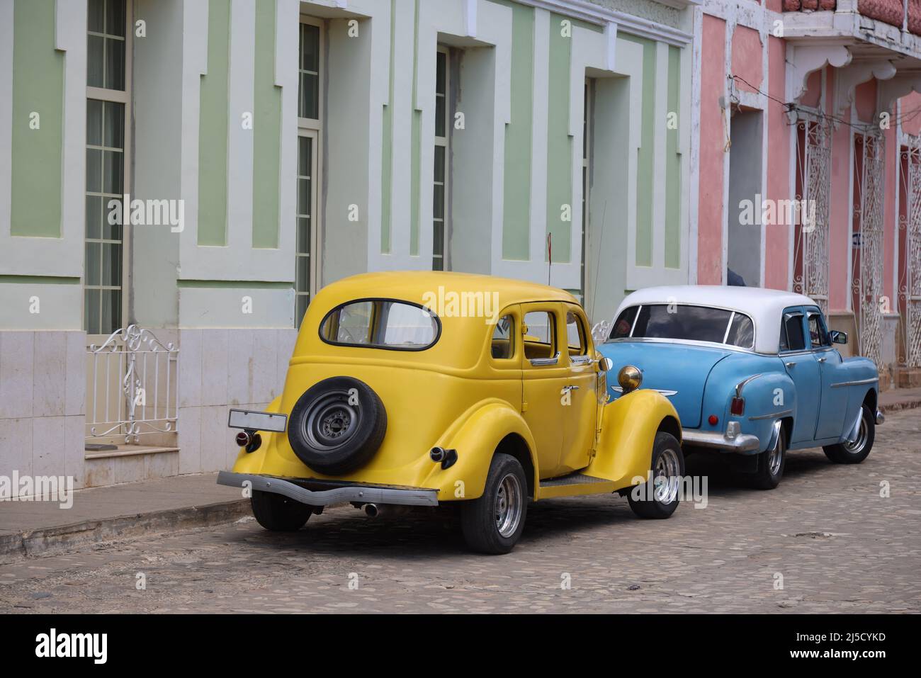 Vintage cars in Trinidad, Cuba Stock Photo - Alamy