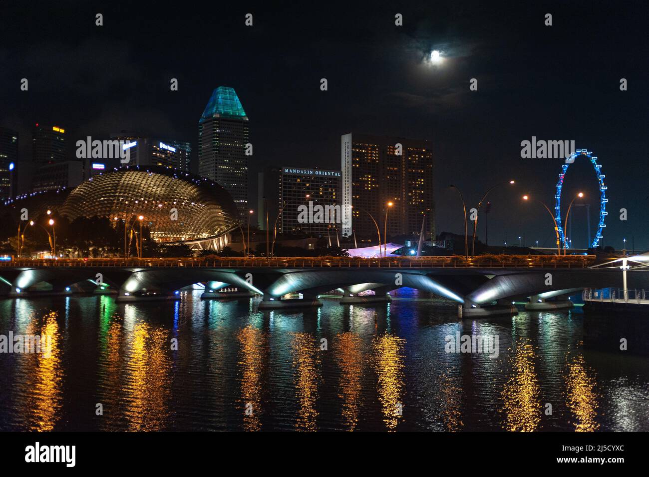 Jan. 29, 2021, Singapore, Republic of Singapore, Asia - The moon rises ...