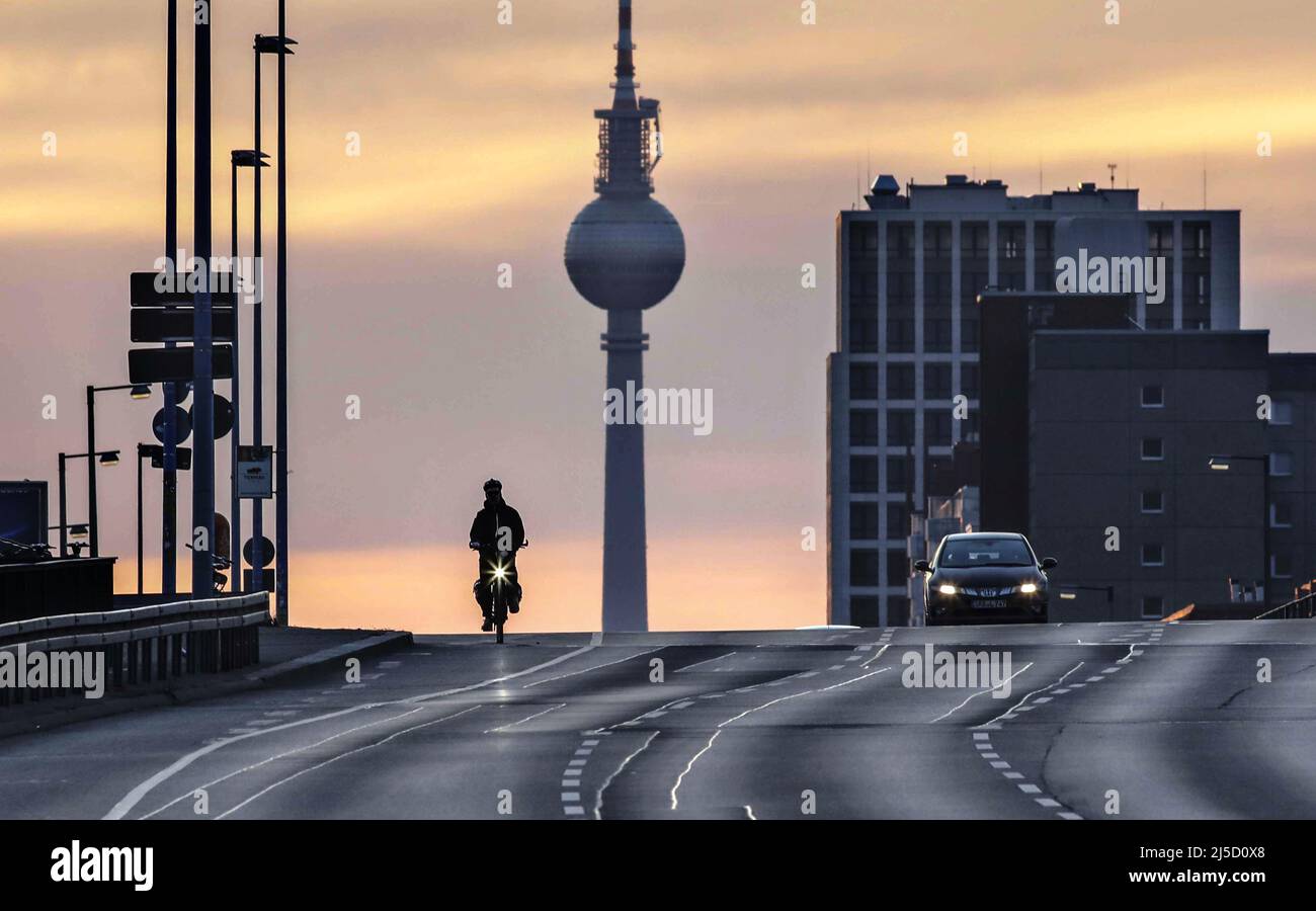 A Motorist Approaching A Bicyclist Should Aesthetic Wallpaper
