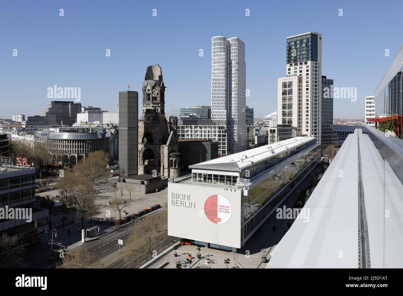 Berlin, 27.04.2021 - View of the Breitscheidplatz with the Bikini ...
