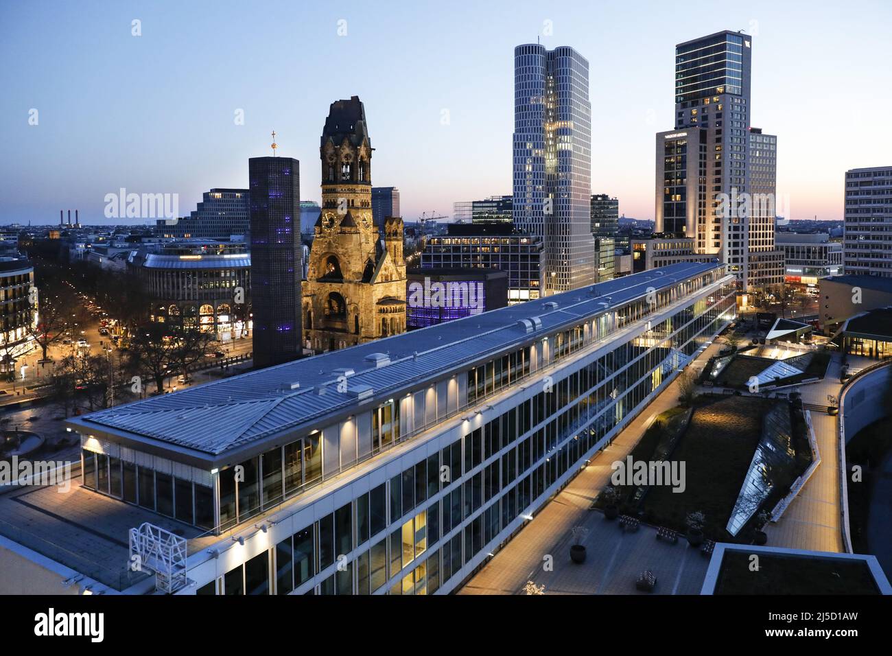Berlin, 27.04.2021 - View of Breitscheidplatz in the evening with the ...