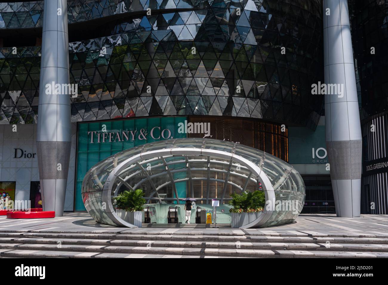 Ion orchard entrance to the mrt station hi-res stock photography and ...