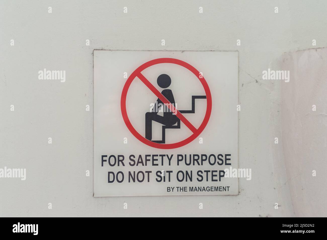 Singapore sign ban hi-res stock photography and images - Alamy