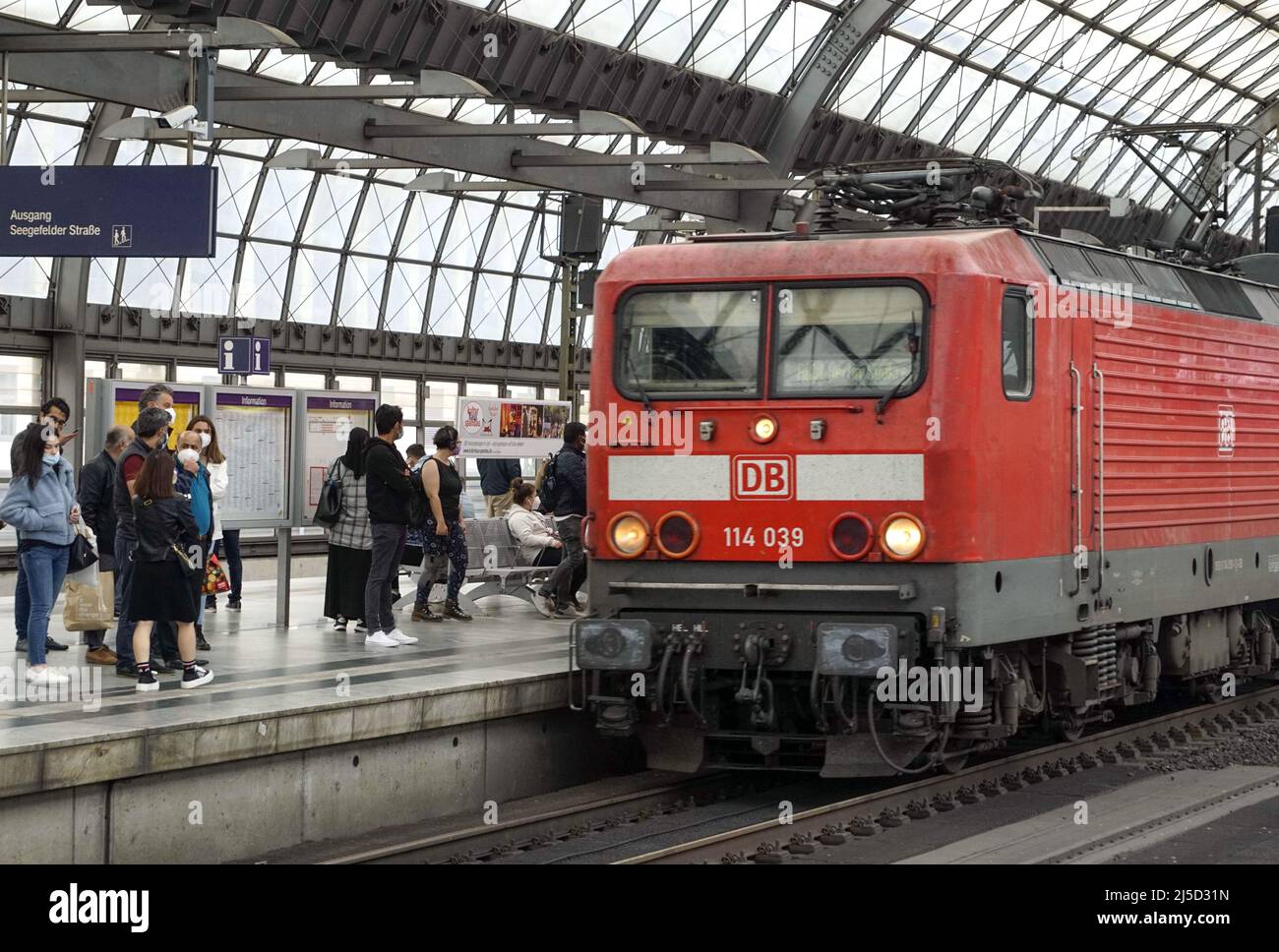 Deutsche bahn regional train hi-res stock photography and images - Alamy