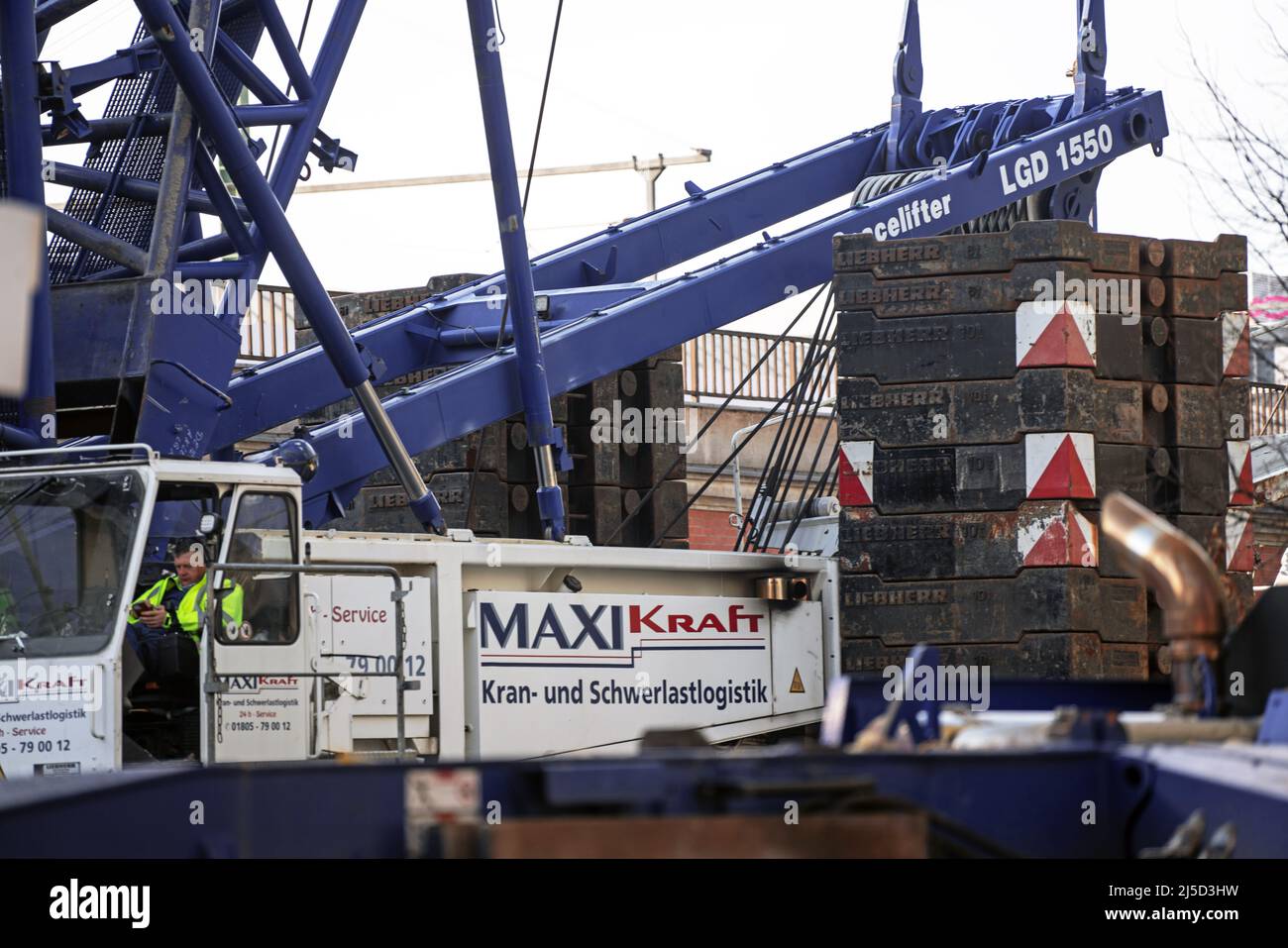 100 meter long hi-res stock photography and images - Alamy