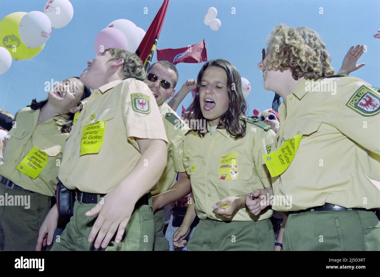 June 15 1996 hi-res stock photography and images - Alamy