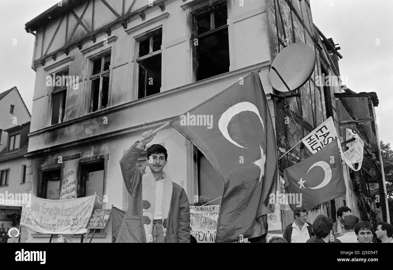 Right wing protesters Black and White Stock Photos & Images - Alamy