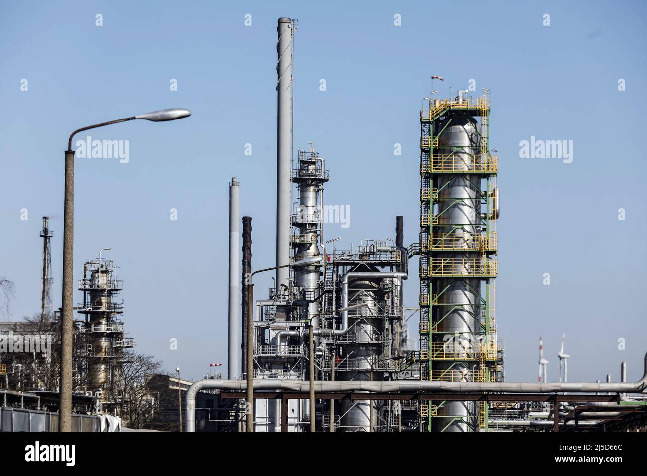 Pck oil refinery hi-res stock photography and images - Alamy