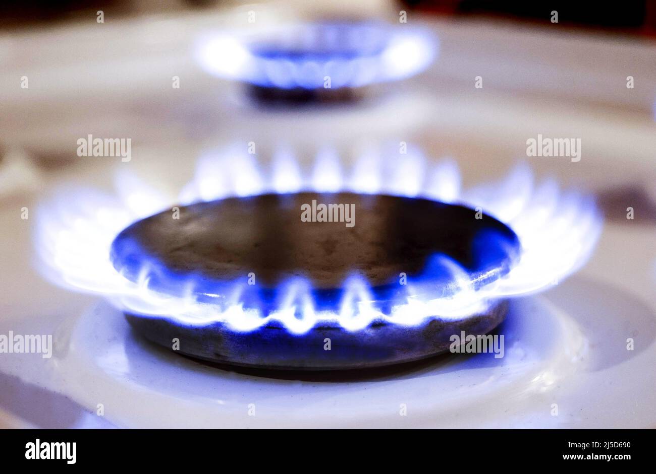 Berlin, 10.03.2022 - Gas hob on a gas stove. Due to the Ukraine war ...