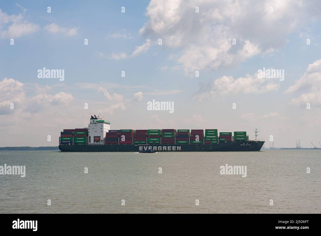 Aug. 10, 2021, Singapore, Republic of Singapore, Asia - The container ...