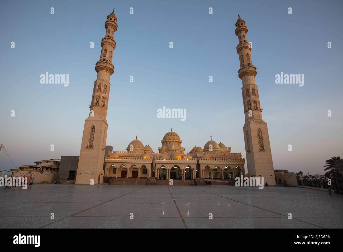 Hurghada, Egypt - October 4, 2019: Mosque El Mina Masjid in Hurghada ...